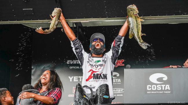 B. Lat Becomes A FLW Tour Champion (Watch His Day 4 Weigh-In) - Outdoor ...
