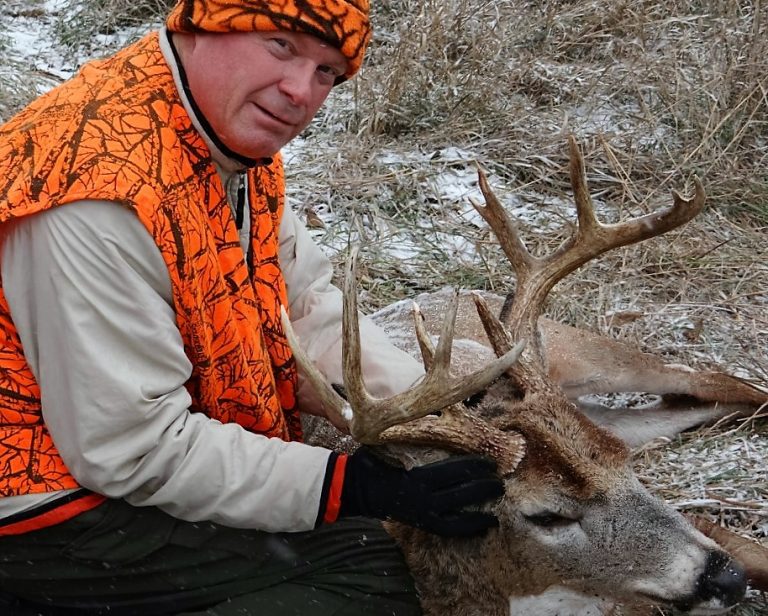 How To Best Photograph A Hunter With Their Harvested Deer - Outdoor ...