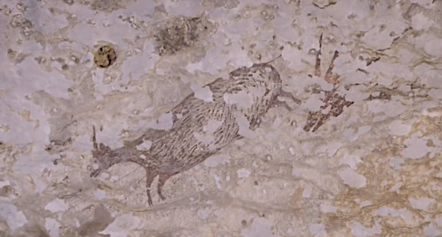 44,000-Year-Old Cave Art Hunting Scene is Oldest Ever Discovered ...