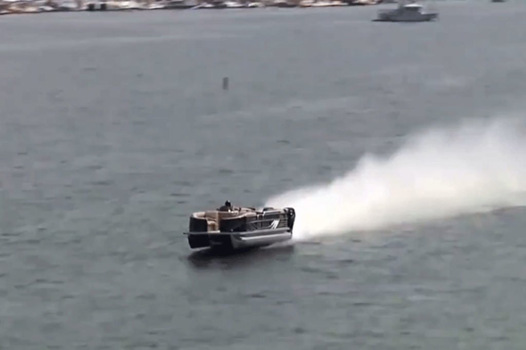 Fastest Pontoon Boat in the World Hits 114 MPH - Outdoor Enthusiast ...