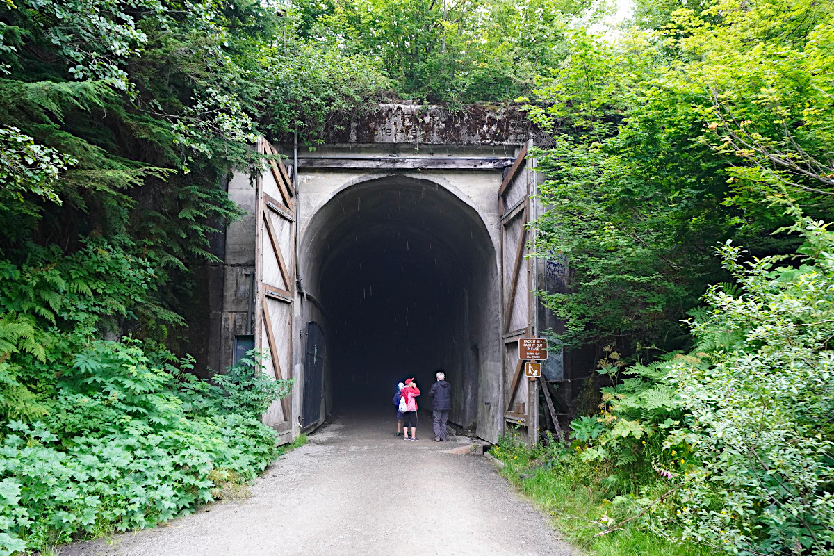 Snoqualmie Tunnel is Washington's Most Unique Hike - Outdoor Enthusiast ...