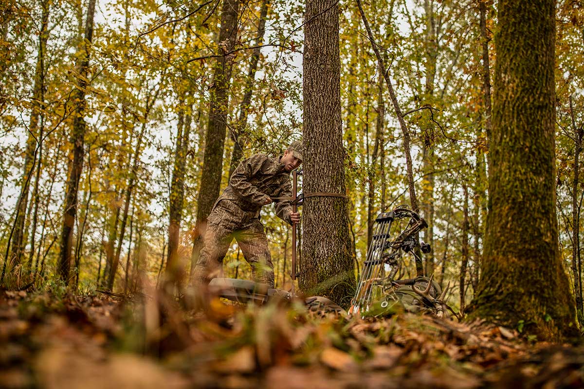 Treestand Safety 101: Don’t Be a Statistic and Follow These Basic ...